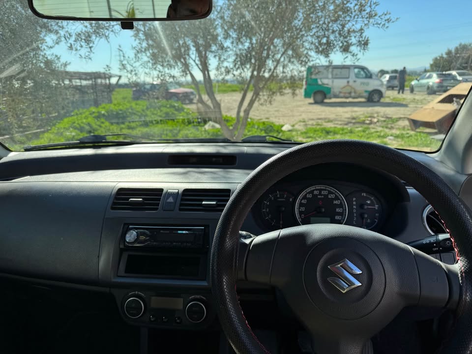 Suzuki swift - üstüne para vereceğim araçlarla takas olabilir ...
